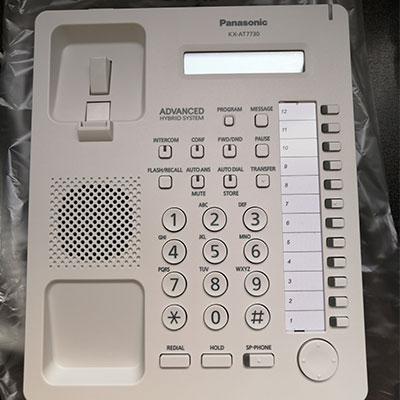 گوشی KX-T7730 یا گوشی KX-AT7730 پاناسونیک | بررسی قابلیت ها و تغییرات آن